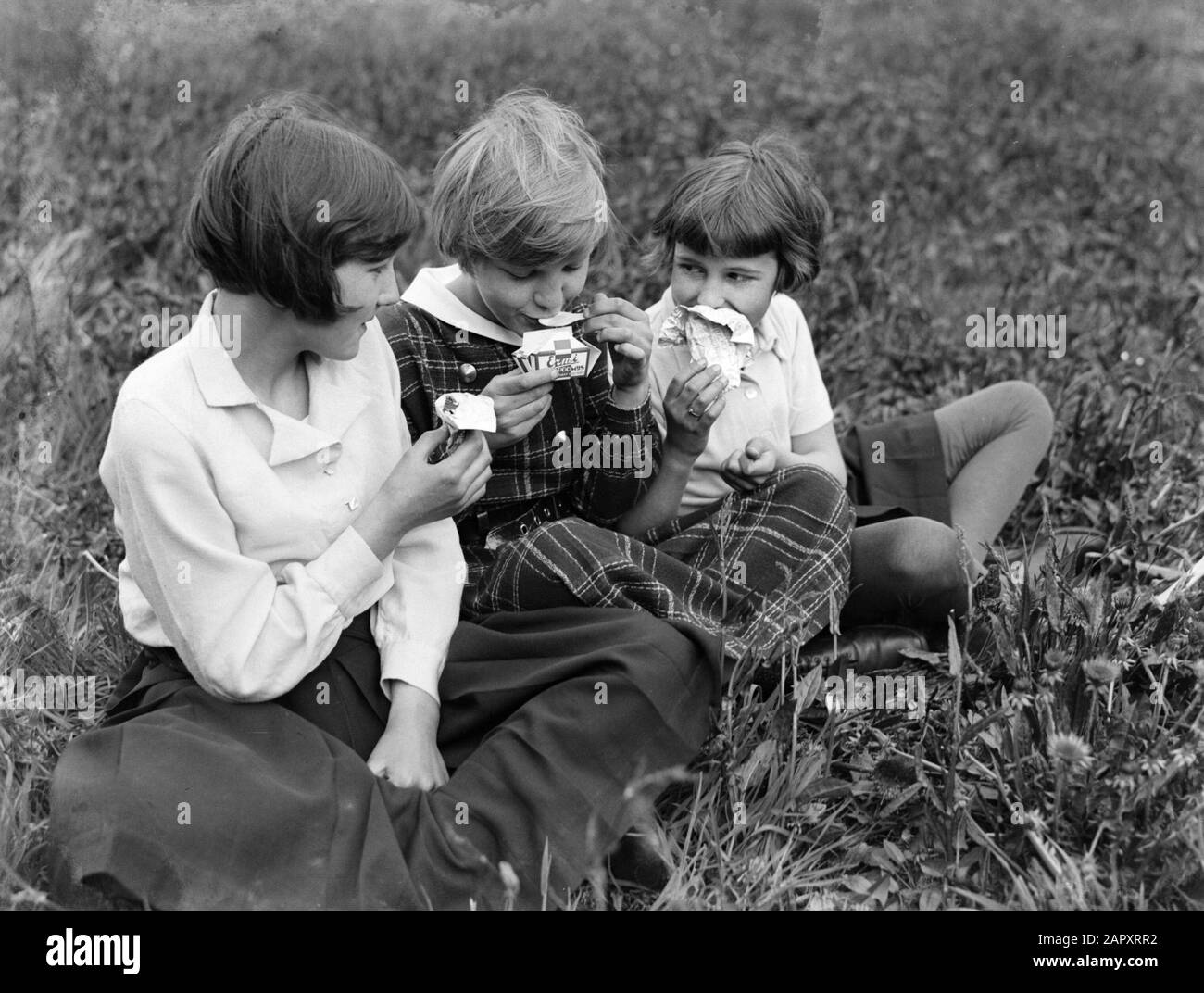 Advertising middle Black and White Stock Photos & Images - Alamy