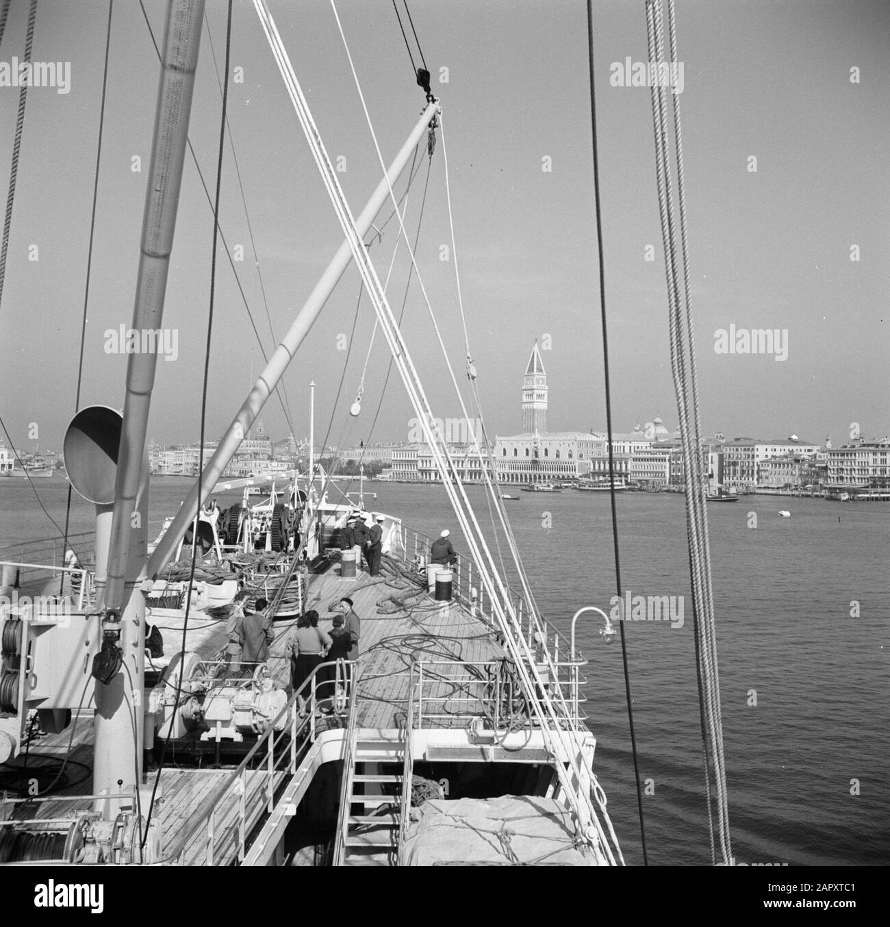 Ship esperia hi-res stock photography and images - Alamy