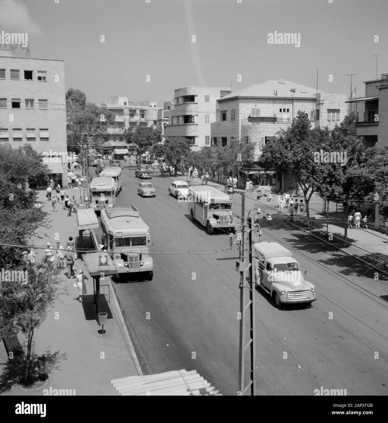 City buildings car on road Black and White Stock Photos & Images - Alamy
