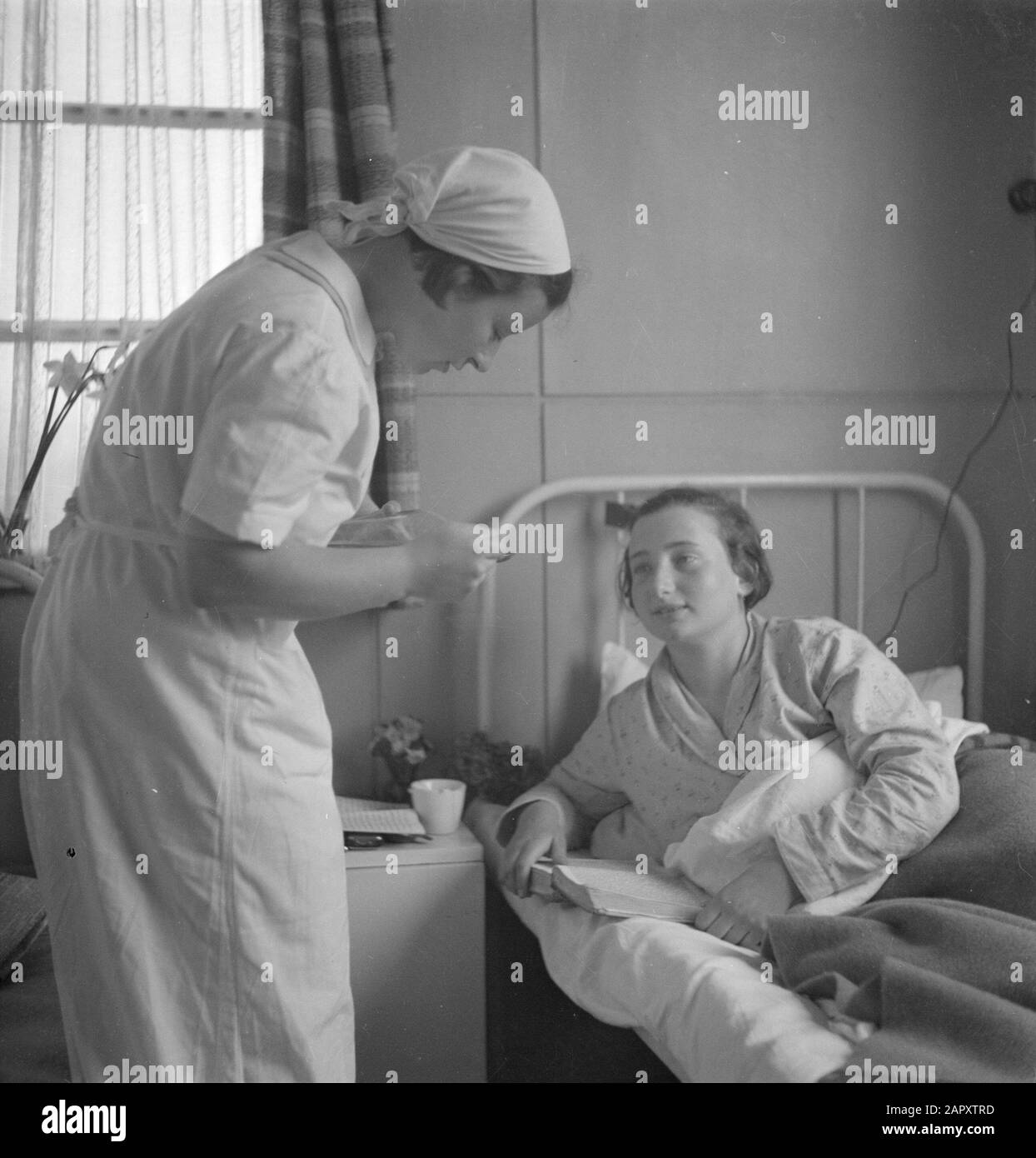 Jewish nurse hi-res stock photography and images - Alamy