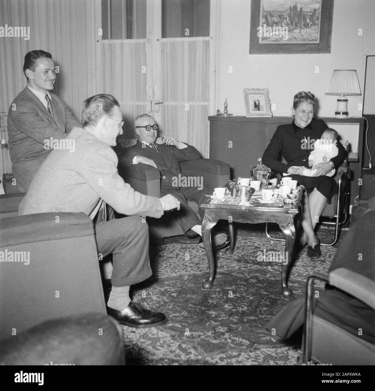 Visiting urban Black and White Stock Photos & Images - Alamy