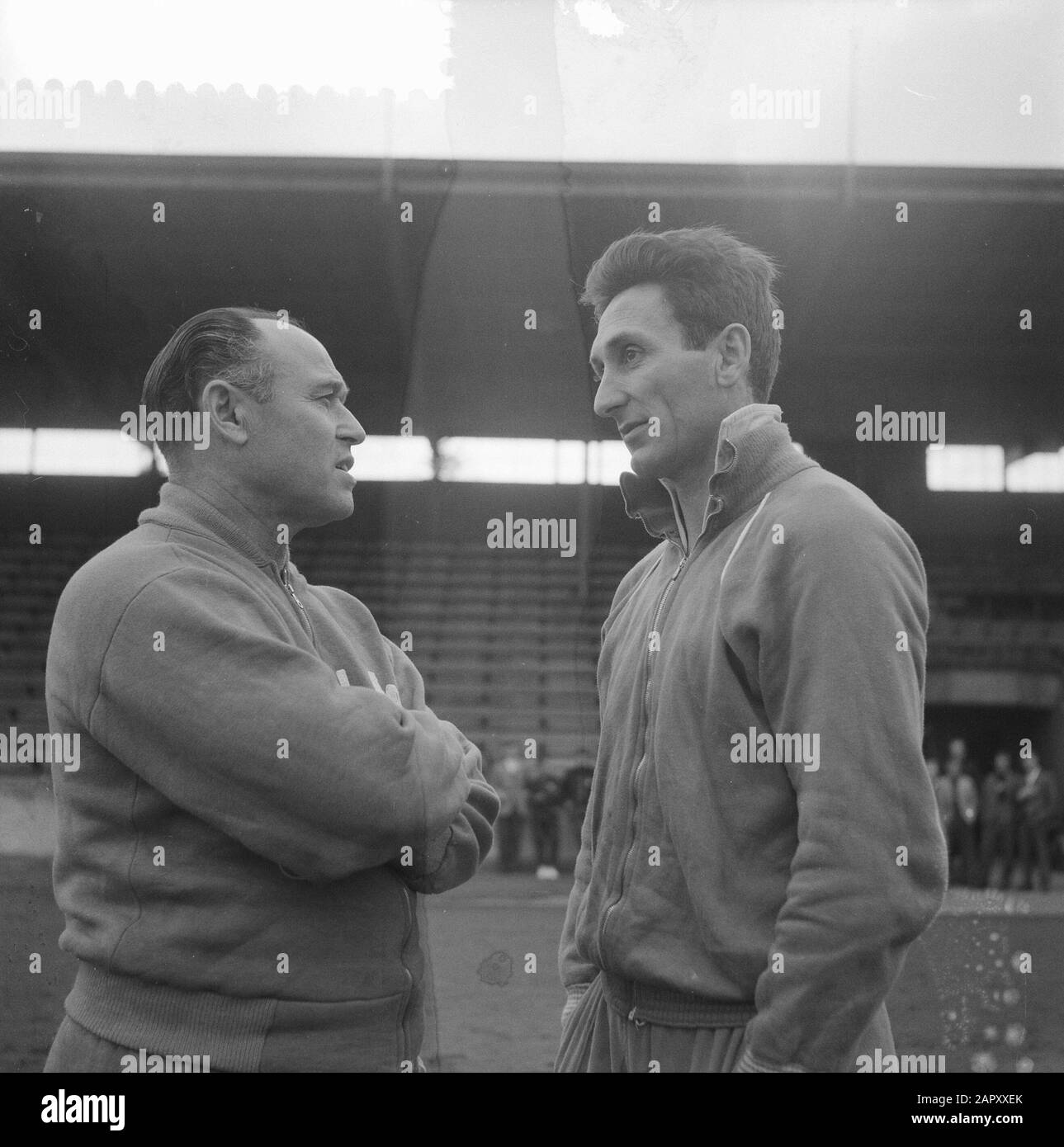 Faas Wilkes gets clues from El. Schwartz Date: April 28, 1961 Keywords ...
