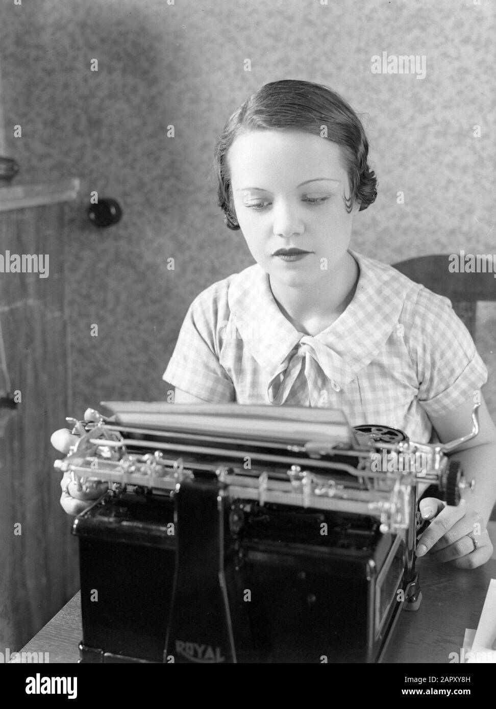 1930s typewriter Black and White Stock Photos & Images - Alamy