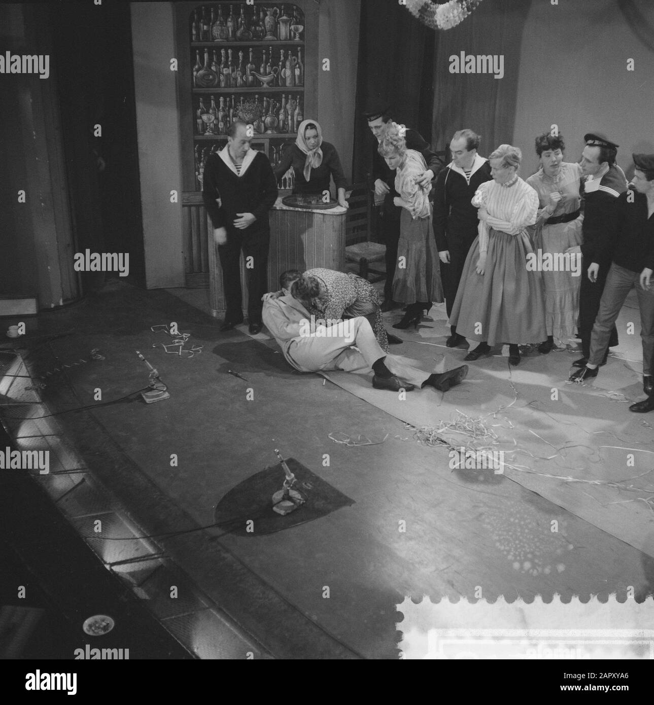 TV performance of the Jantjes. Brawl between the Dolle and beautiful ...