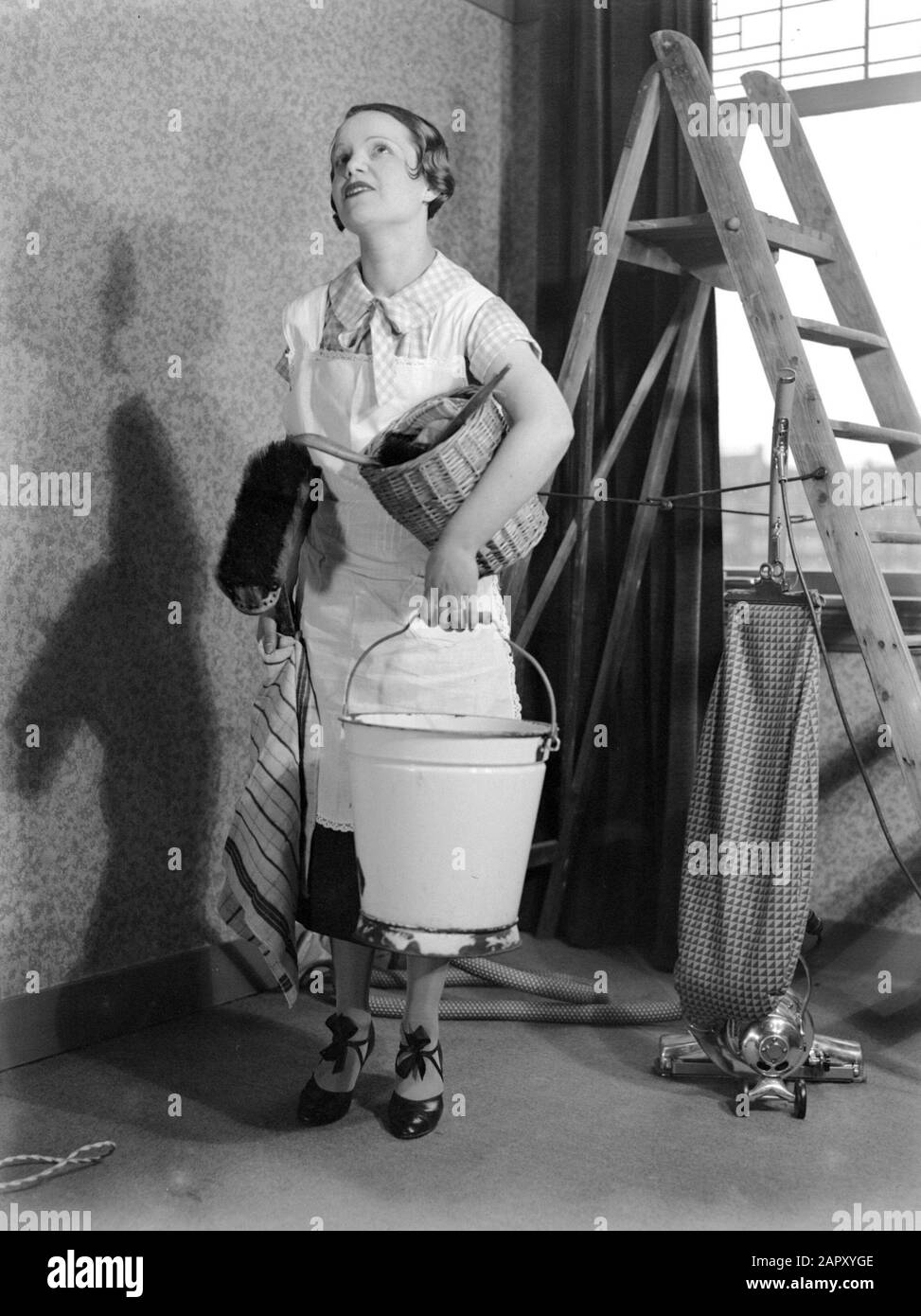 Vintage cleaning woman Black and White Stock Photos & Images - Alamy