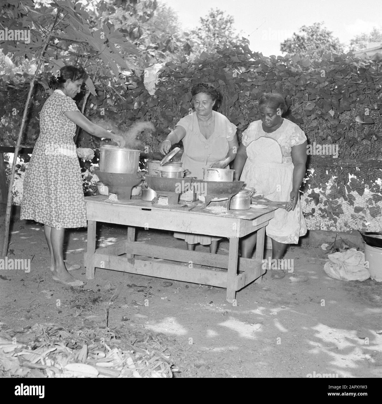 Caribbean food cooking Black and White Stock Photos & Images - Alamy