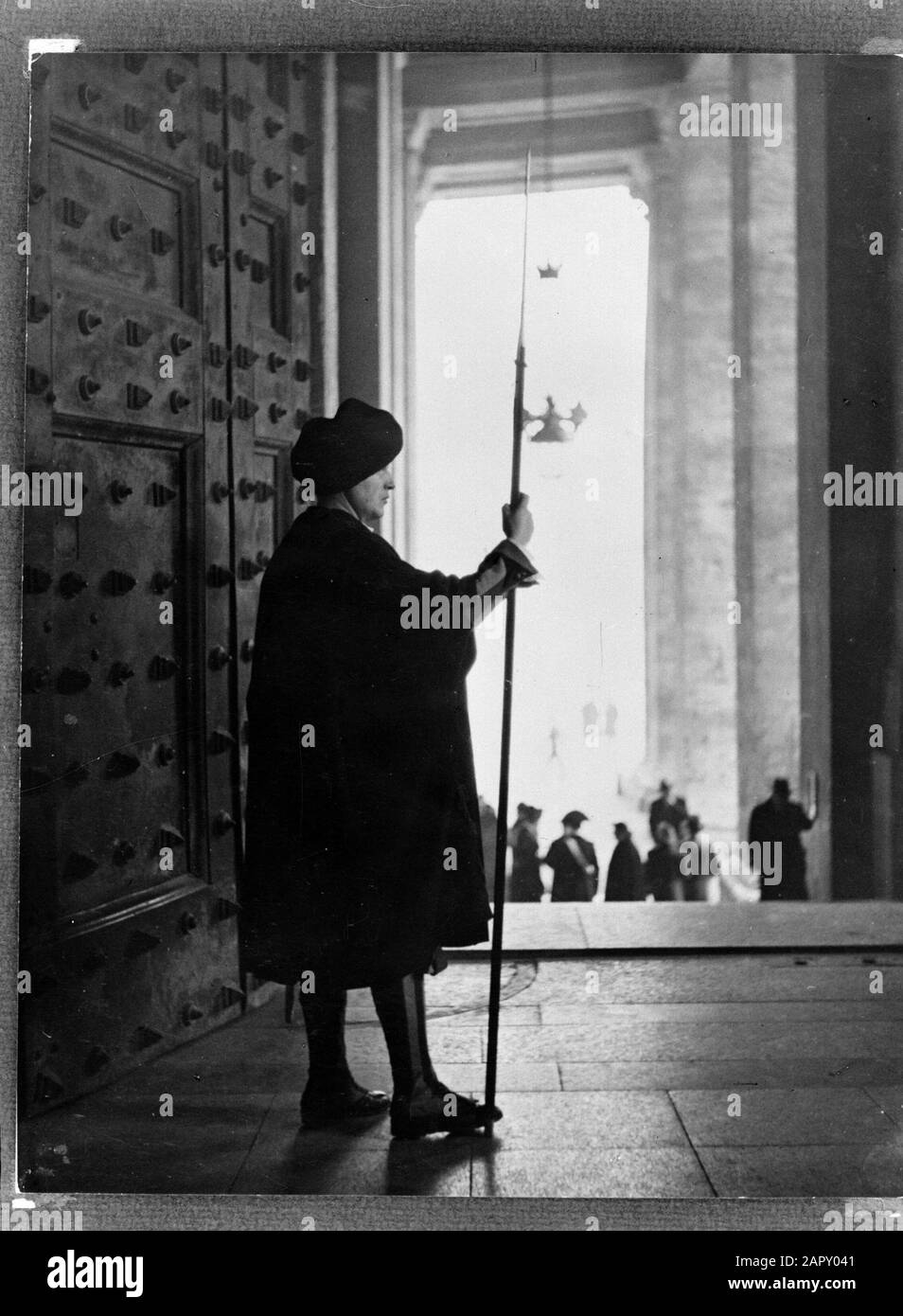 Apostolic door vatican hi-res stock photography and images - Alamy