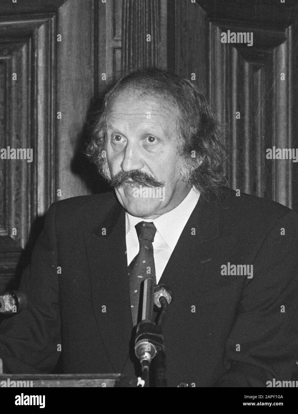 speech professor W. Holzbauer (one of the architects of Stopera) during ...