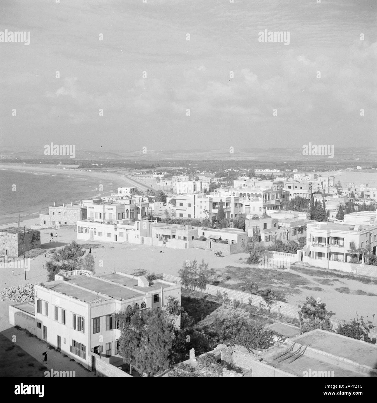Middle East 1950-1955: Lebanon View of the city of Tyrus with the beach ...