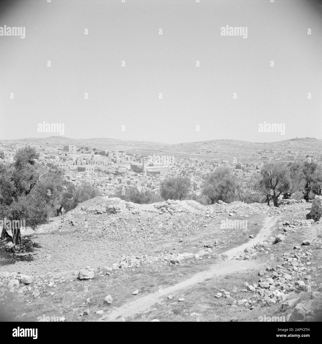 Middle East 1950-1955: Jordan - Hebron View of the city of Hebron. In ...