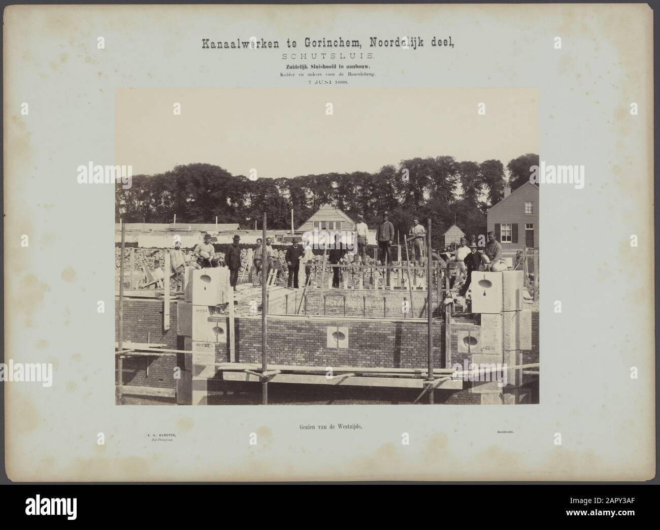 Bascule basement hi-res stock photography and images - Alamy