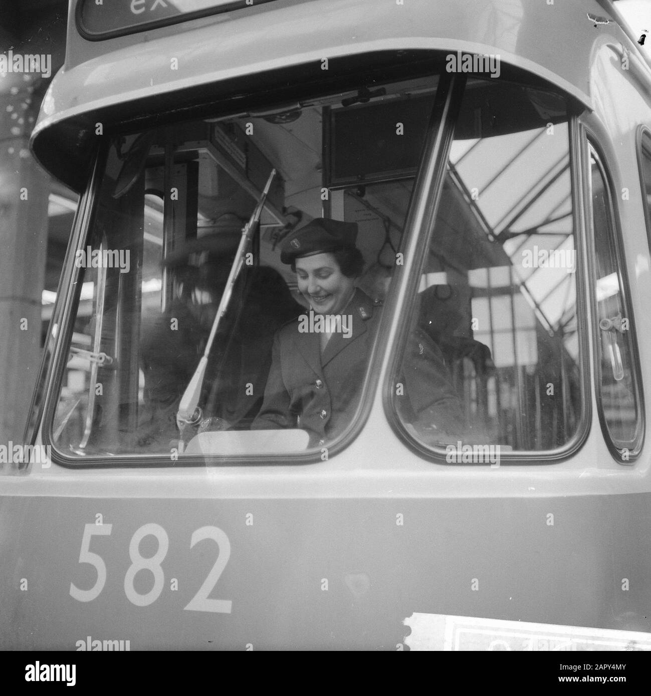 Female tram drivers get instructions Date: November 2, 1961 Keywords ...