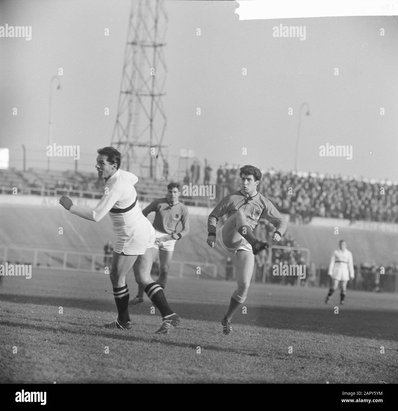 Raised leg johan pelk hi-res stock photography and images - Alamy