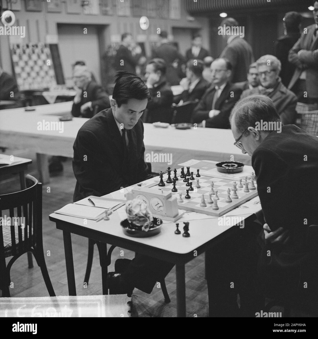 Blast oven Chess Tournament. Tan (left) Van der Berg (right) Date: 8 ...