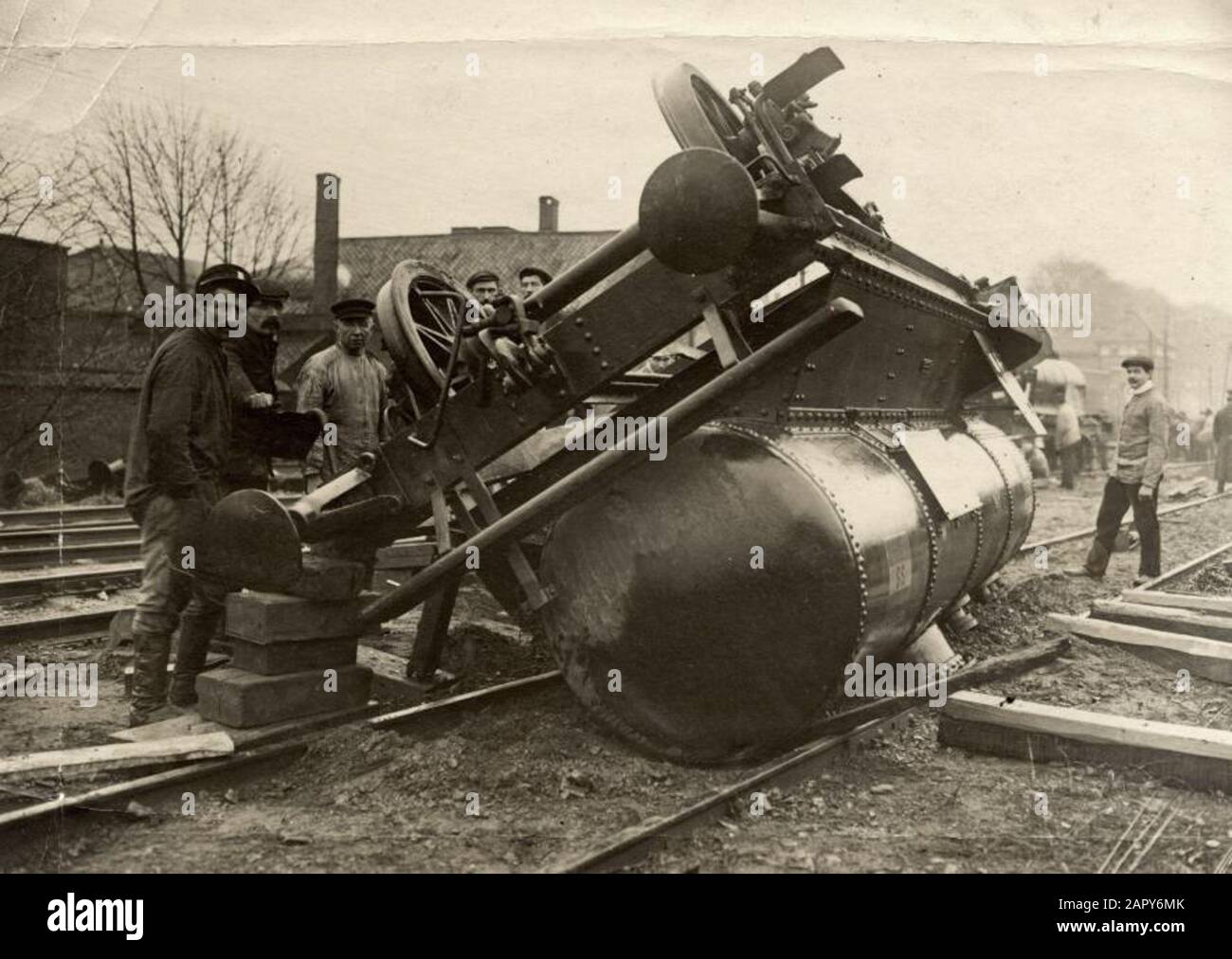 Rail accidents. Tilt sulphuric acid tank at the railway accident at ...