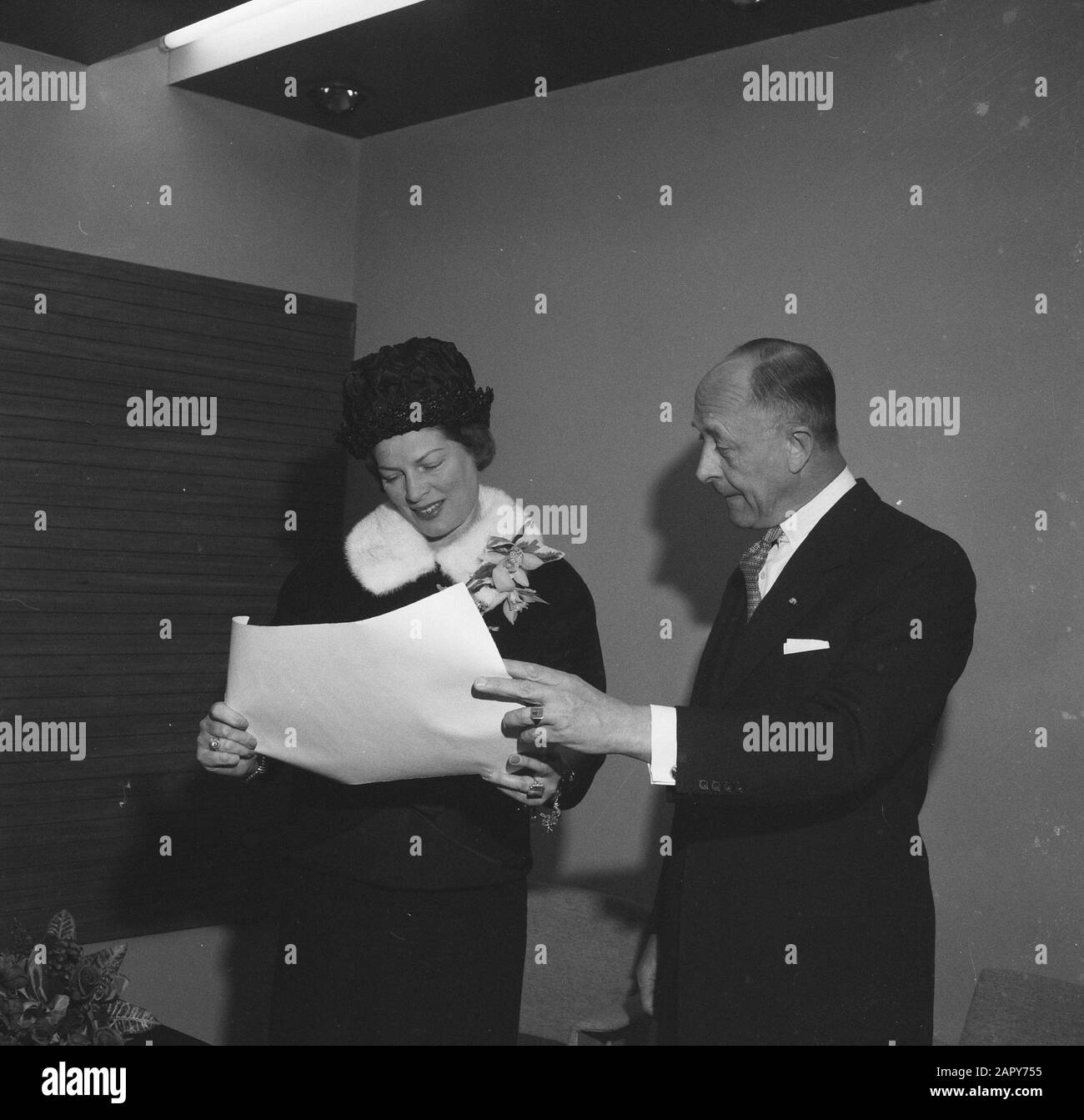 Distinguished leadership award Black and White Stock Photos & Images ...