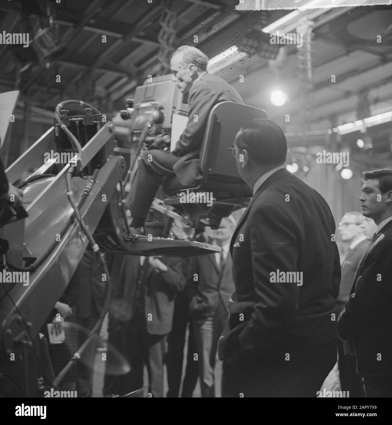 Evolution of cameras Black and White Stock Photos & Images - Alamy