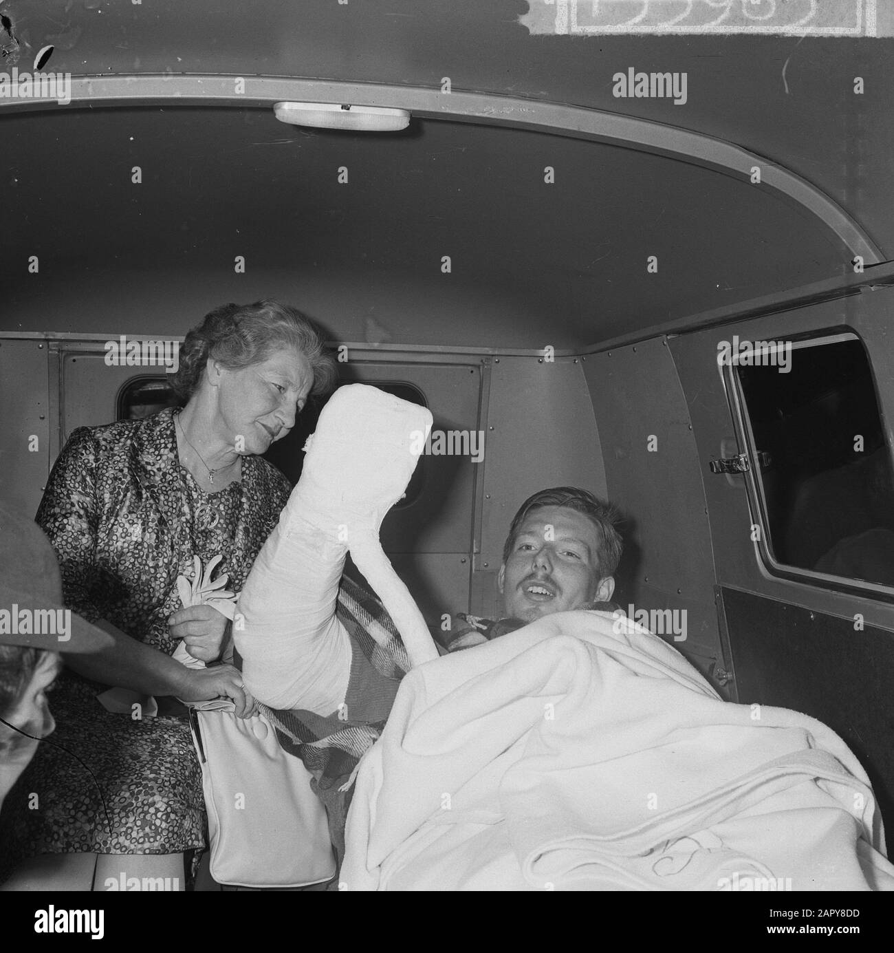 Dutch victim from Skopje back. Auke Boerema with his mother at Schiphol ...