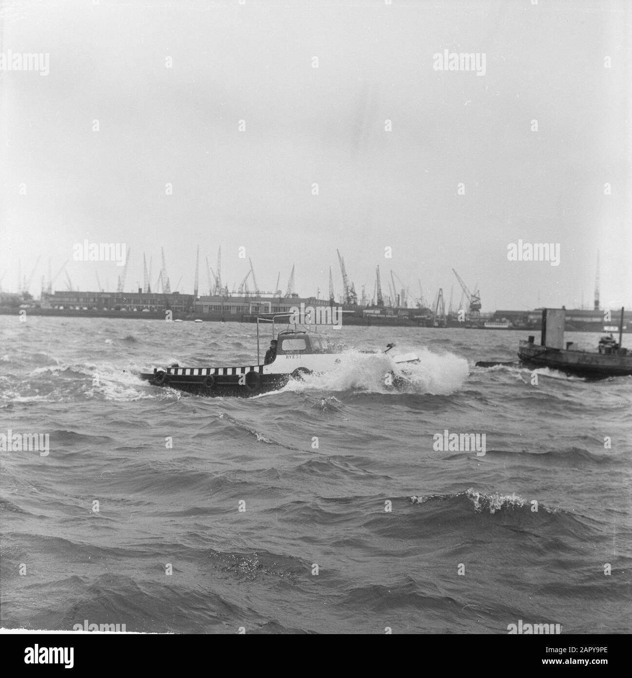 Storm and rain in port of Rotterdam Date: September 26, 1963 Location ...