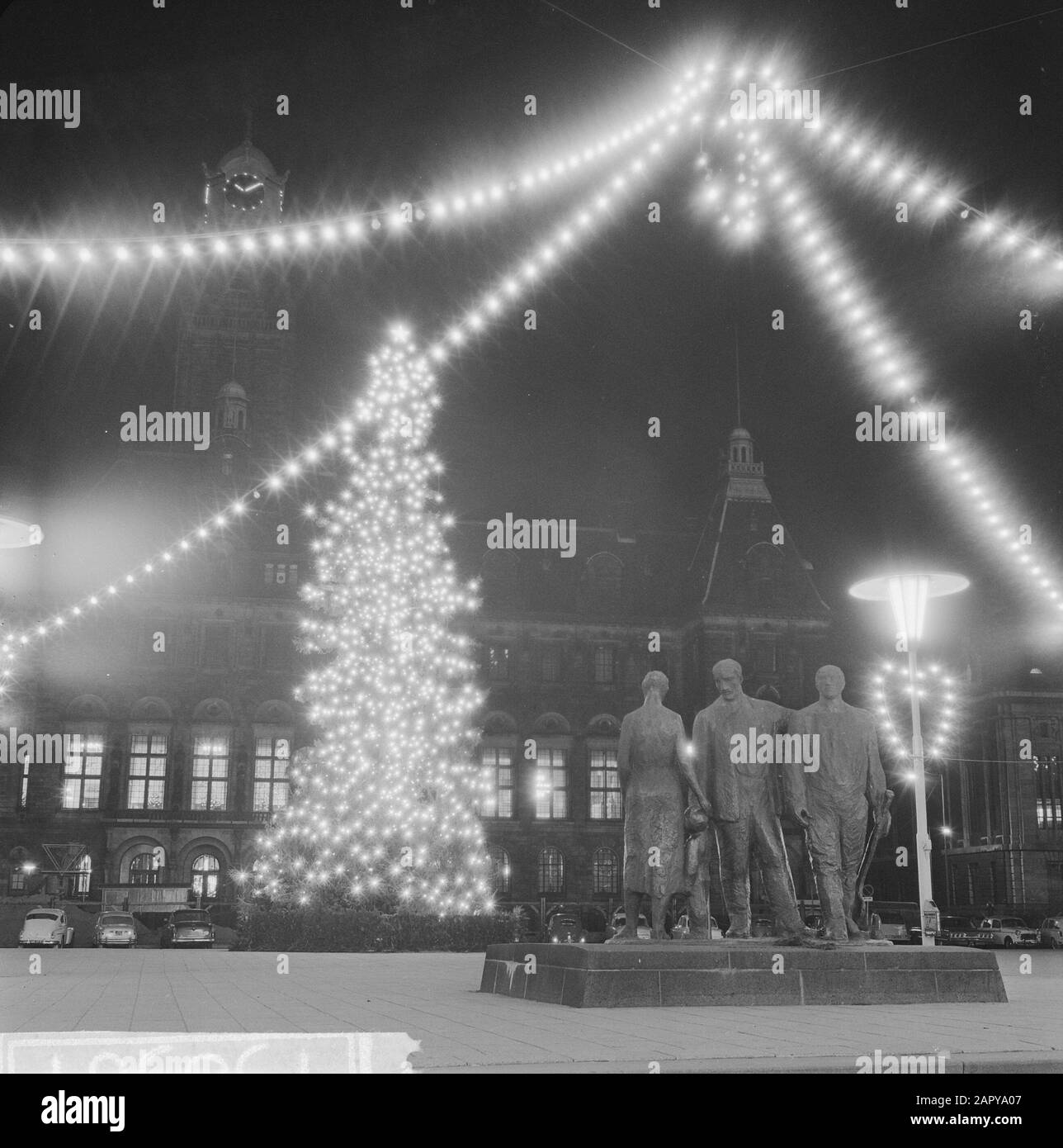 Norwegian Christmas tree for Rotterdam. Saturday lighting lit on ...