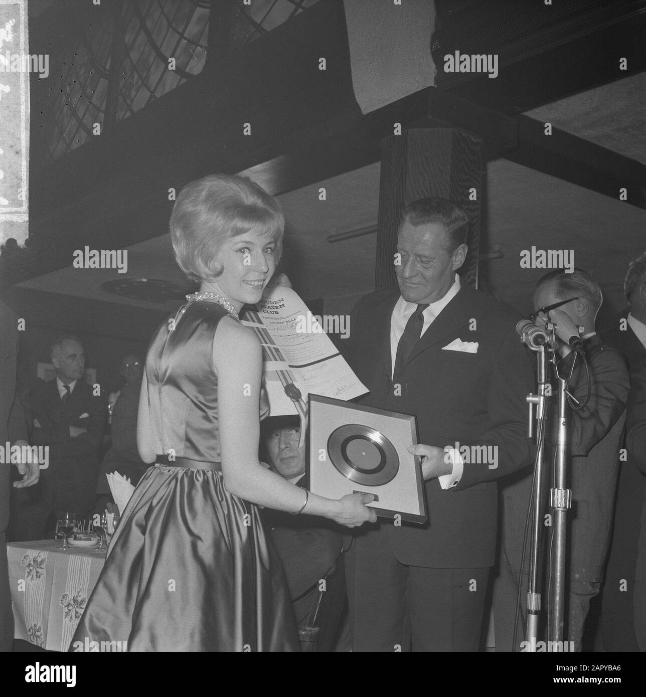 Willeke alberti jack haslinghuis hi-res stock photography and images ...