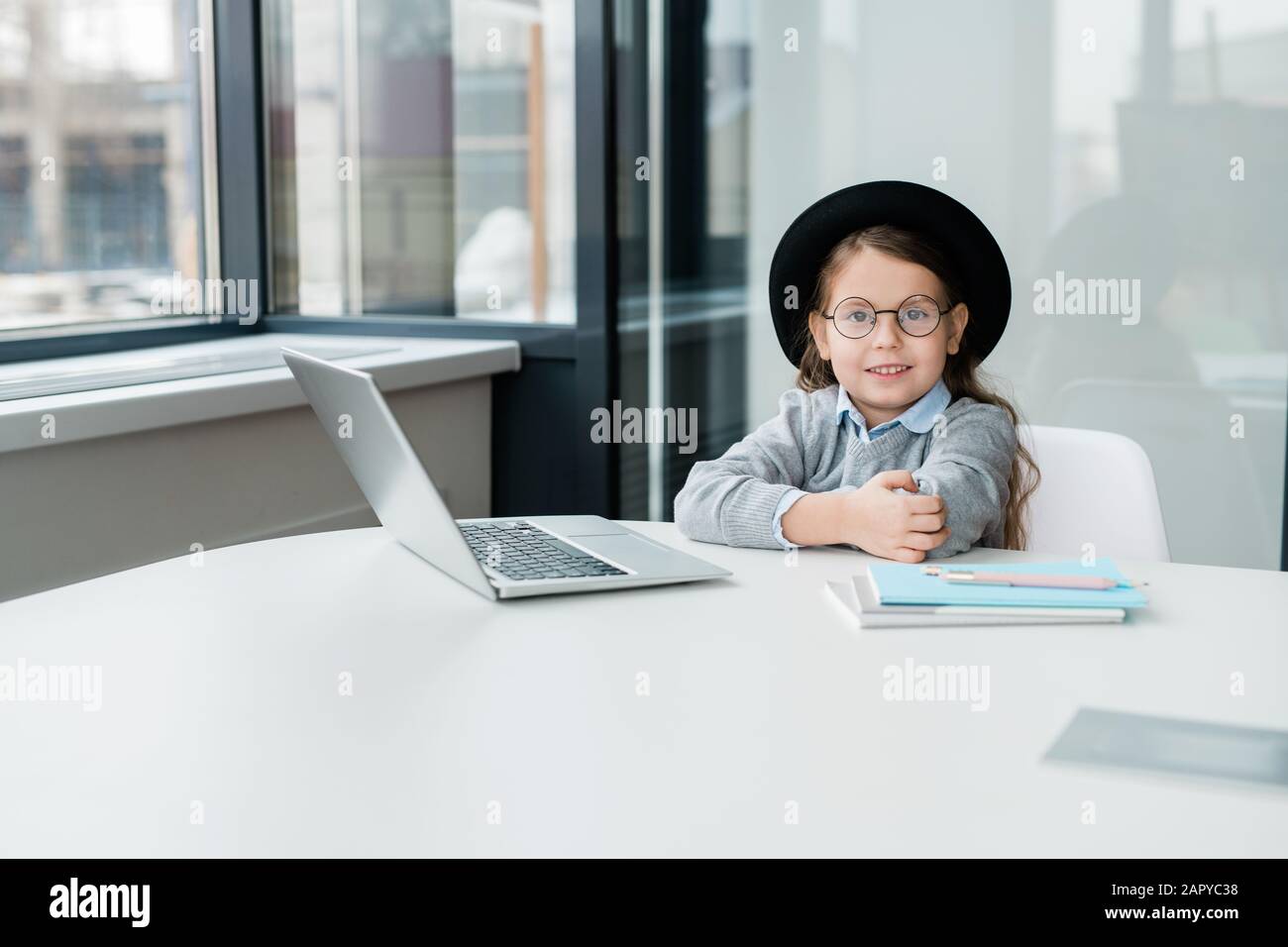Indian girl eyeglasses hi-res stock photography and images - Alamy
