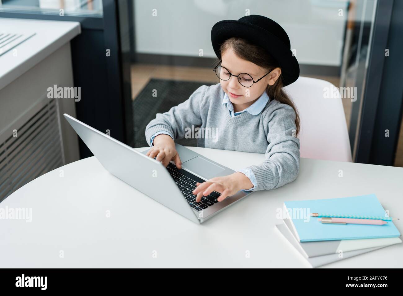 Chinese computer homework hi-res stock photography and images - Alamy