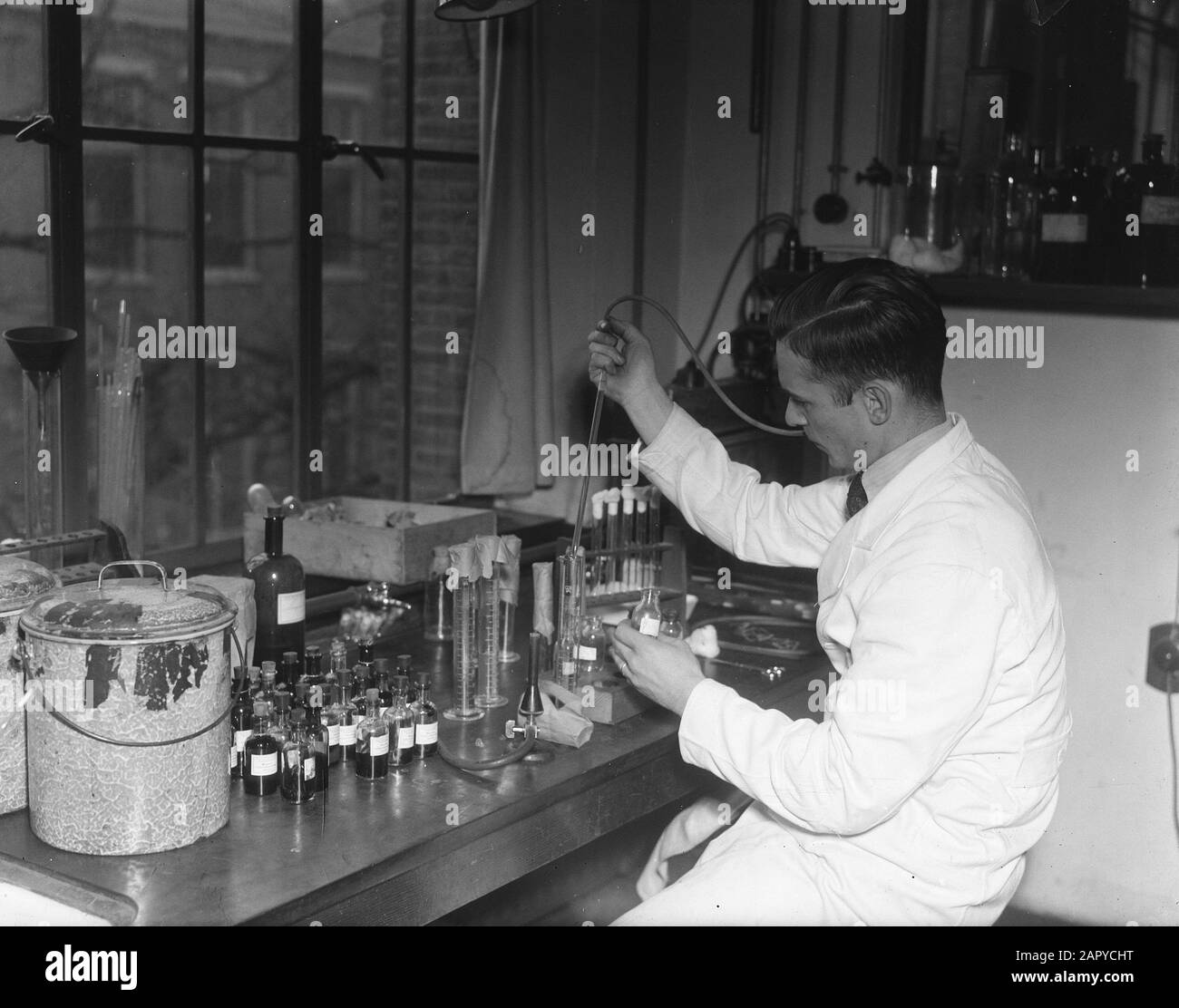 Preparing measles serum Date: 6 February 1946 Keywords: pharmaceutical ...