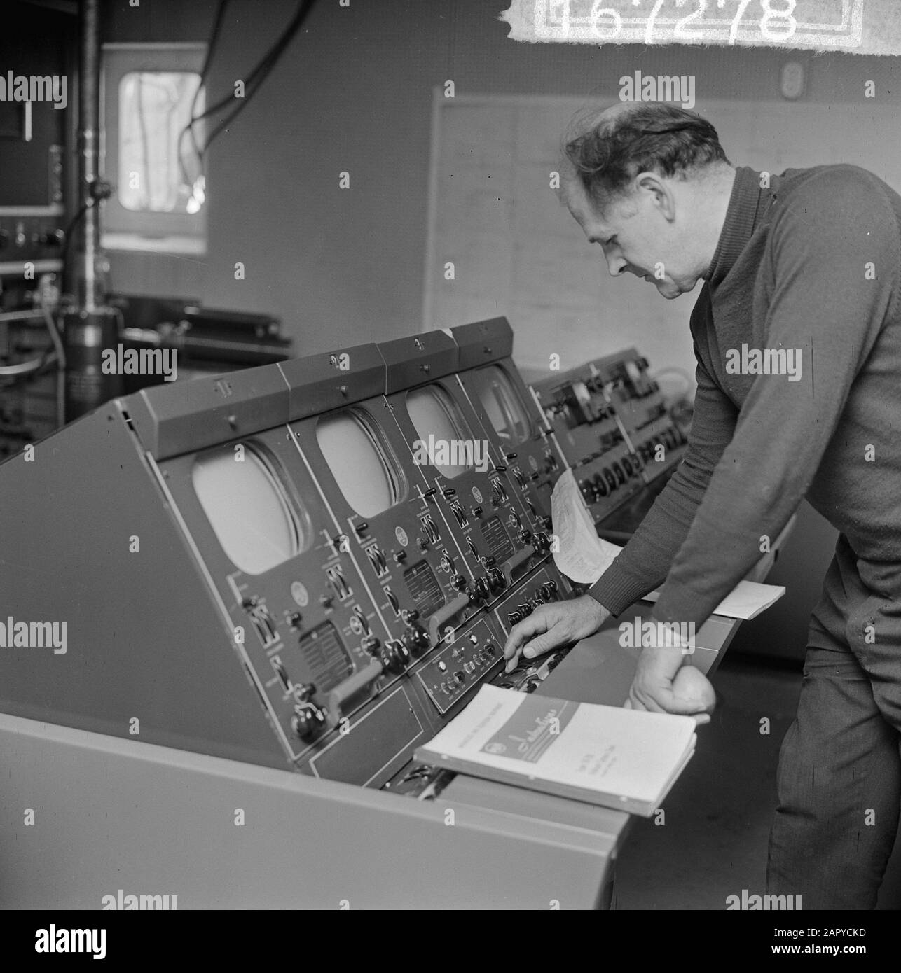 Technician maxwell thompson hi-res stock photography and images - Alamy