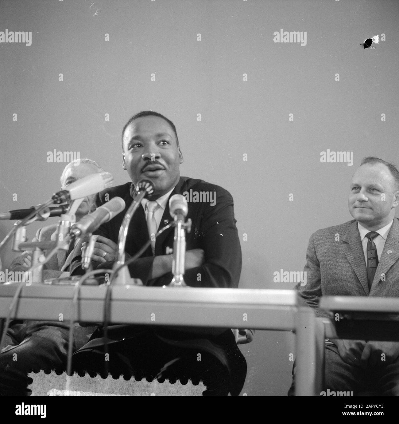 Schiphol airport press conference hi-res stock photography and images ...