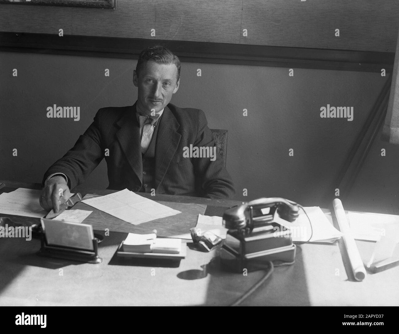 New mayor Date: June 11, 1946 Keywords: mayors, portraits Stock Photo ...