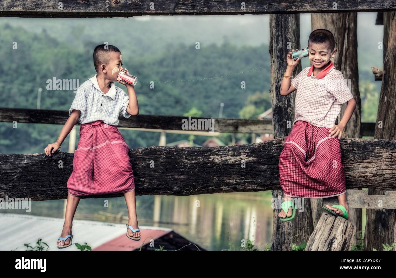Asian boys hi-res stock photography and images - Alamy