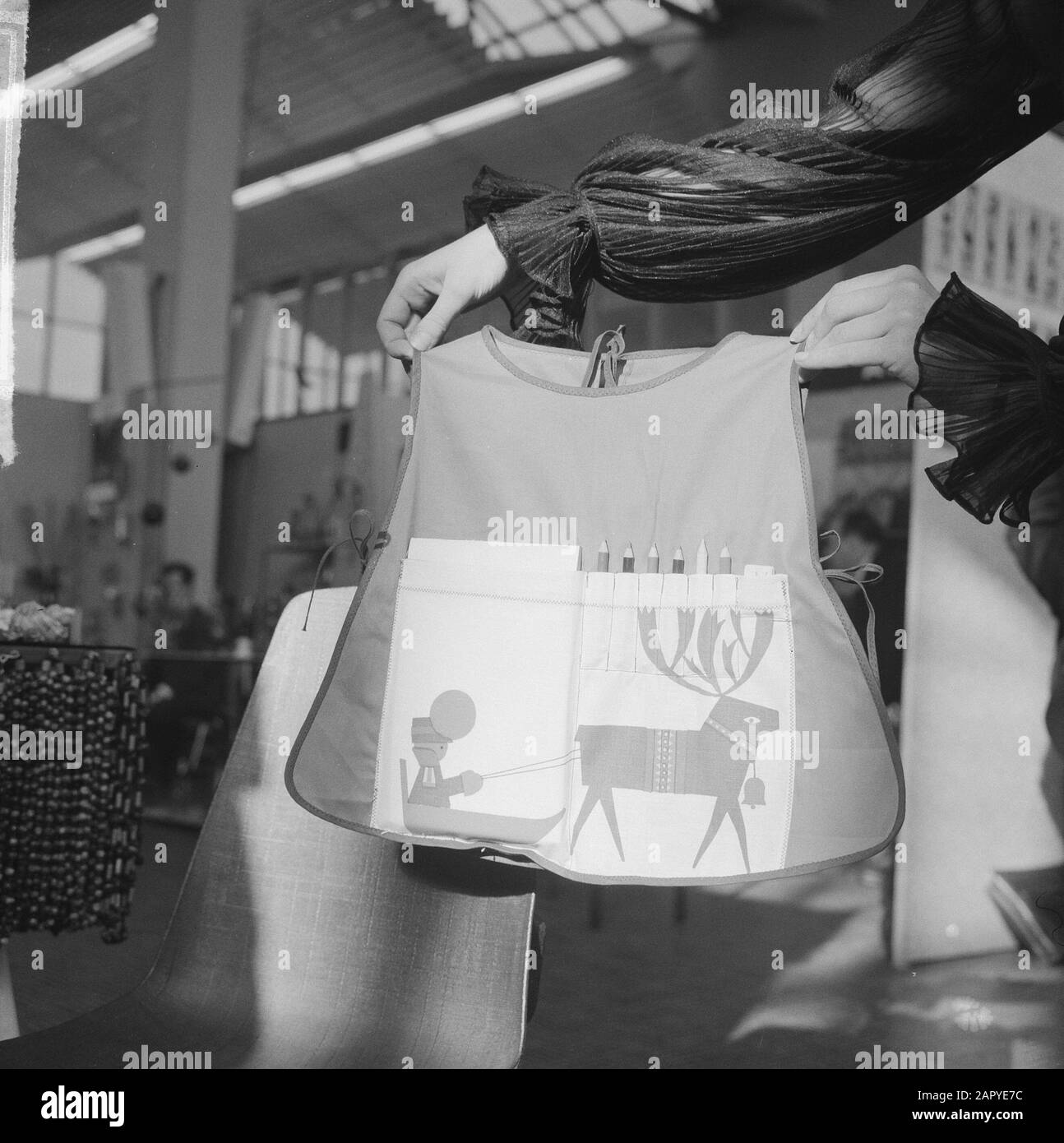 Arts fair 1965 in RAI, children's sports with crayons Date: February 8 ...