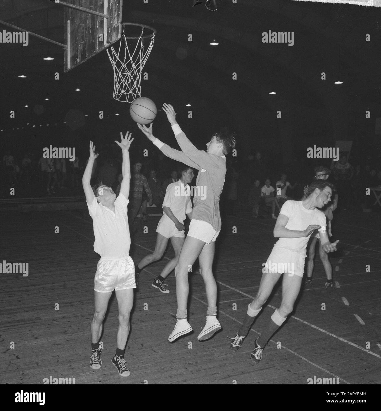 Basketball match moment Black and White Stock Photos & Images - Alamy