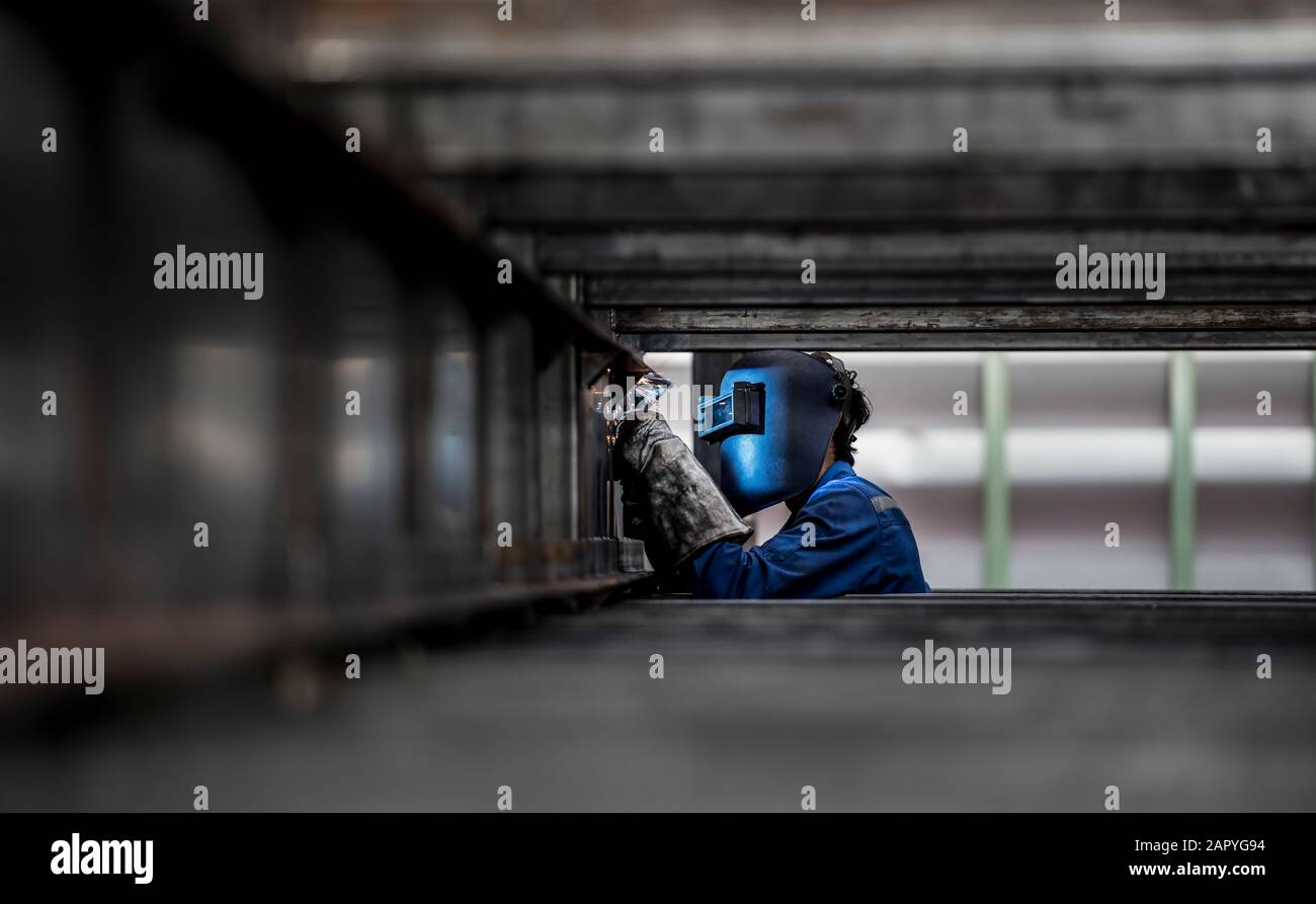Welding steel structure Stock Photo - Alamy
