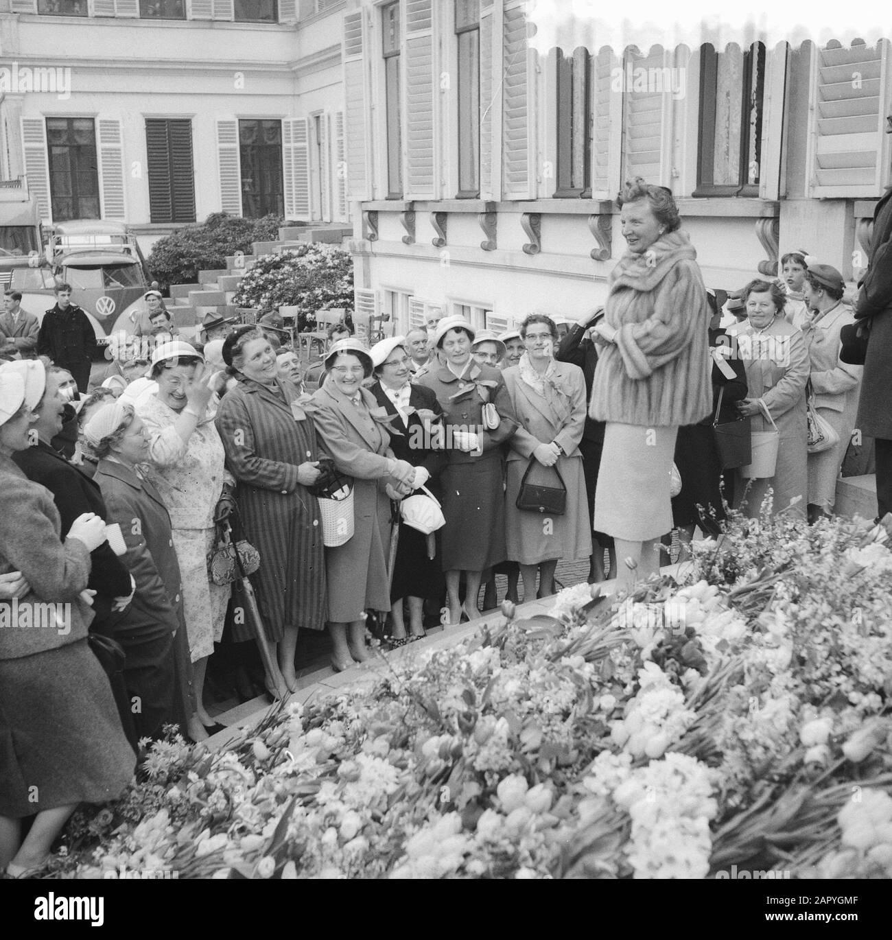 Ladies born hi-res stock photography and images - Alamy