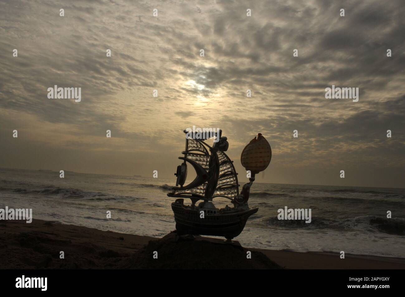 Perfect silhouette hi-res stock photography and images - Alamy