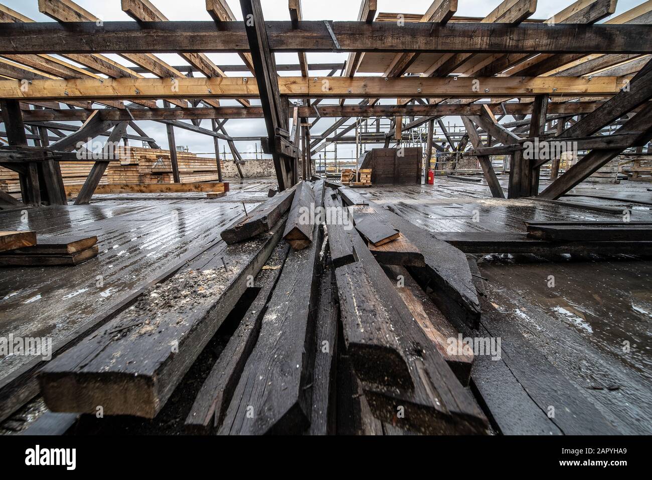 Pieces of wood and metal put in a seemingly incomplete construction ...