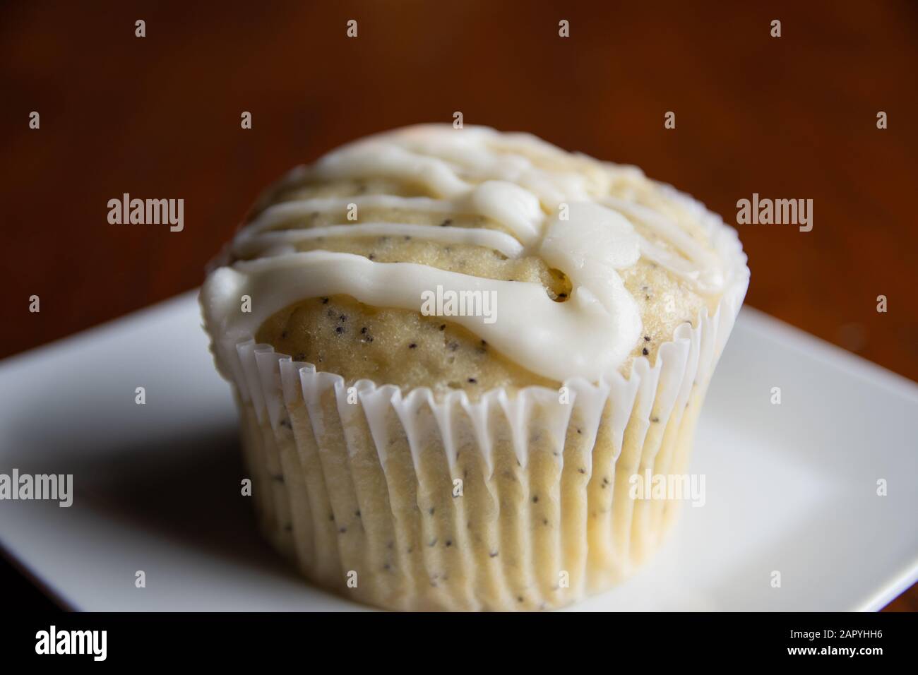 Single cupcake hi-res stock photography and images - Alamy