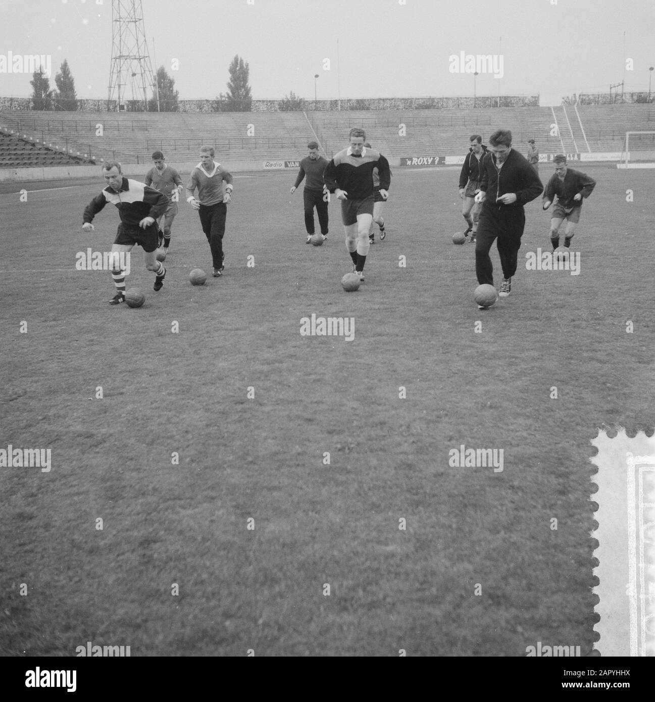 Last training Dutch team Date: October 13, 1959 Keywords: ELFTAL Stock ...