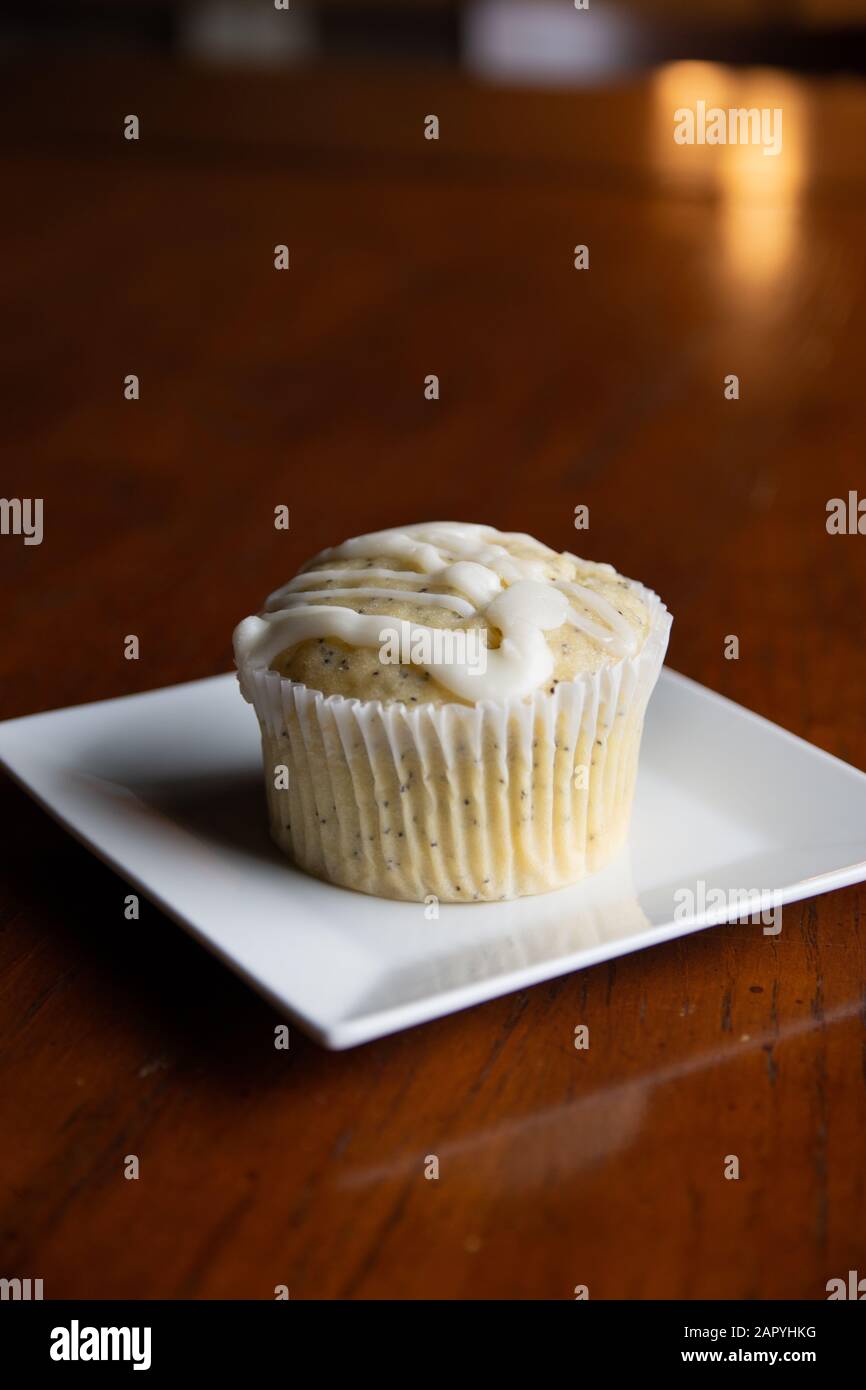 Single cupcake hi-res stock photography and images - Alamy