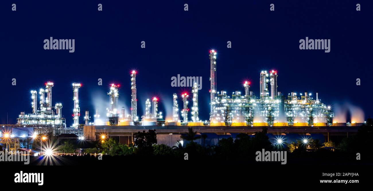 Oil refinery at night in Rayong, Thailand Stock Photo - Alamy