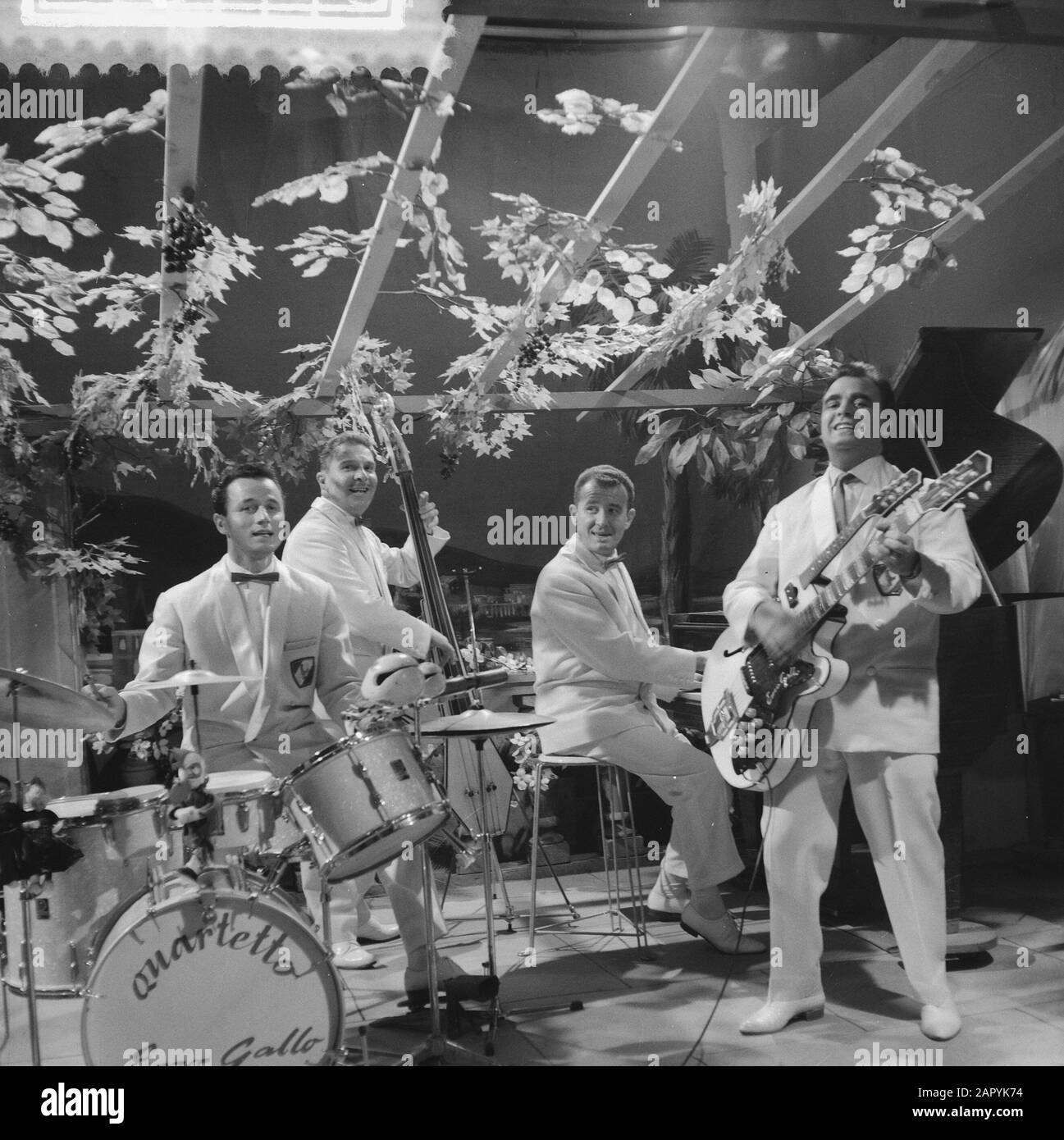 Television program Newsqueezed (quartet Enzo Gallo) Date: October 27 ...