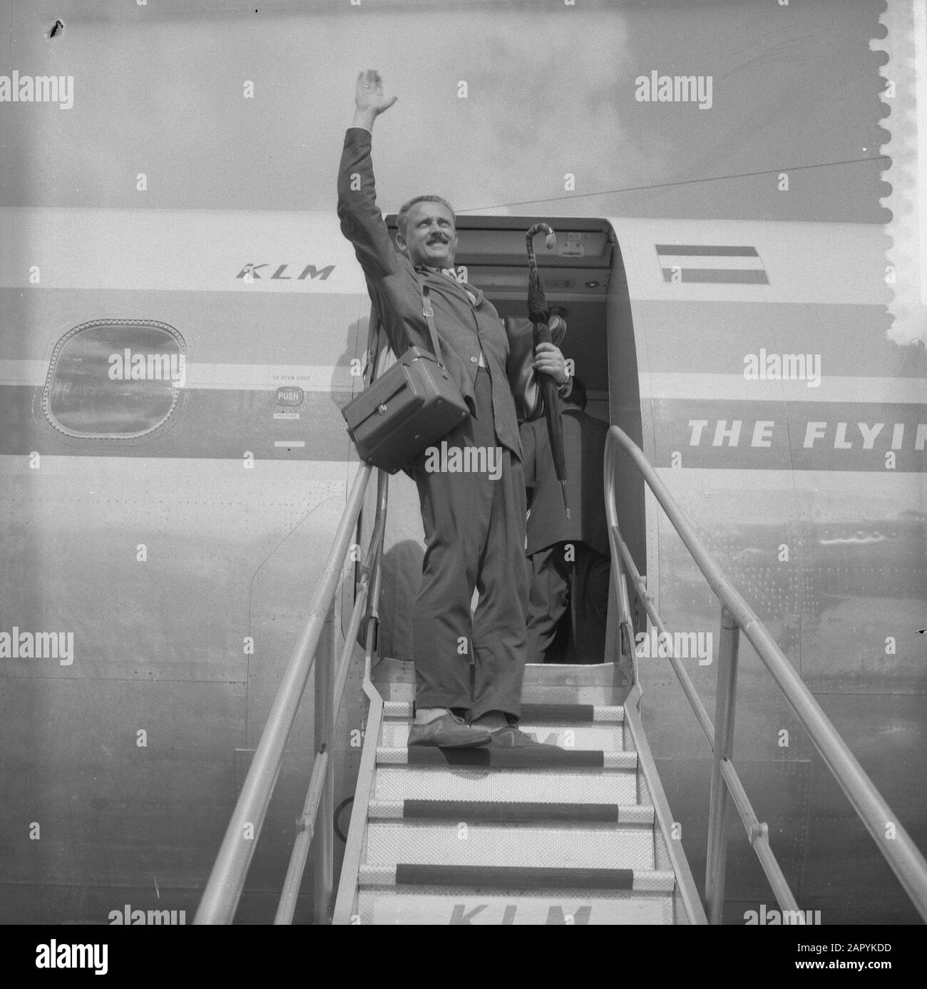 Departure Harry Pot to Rome Annotation: Anefo photographer Harry Pot on ...