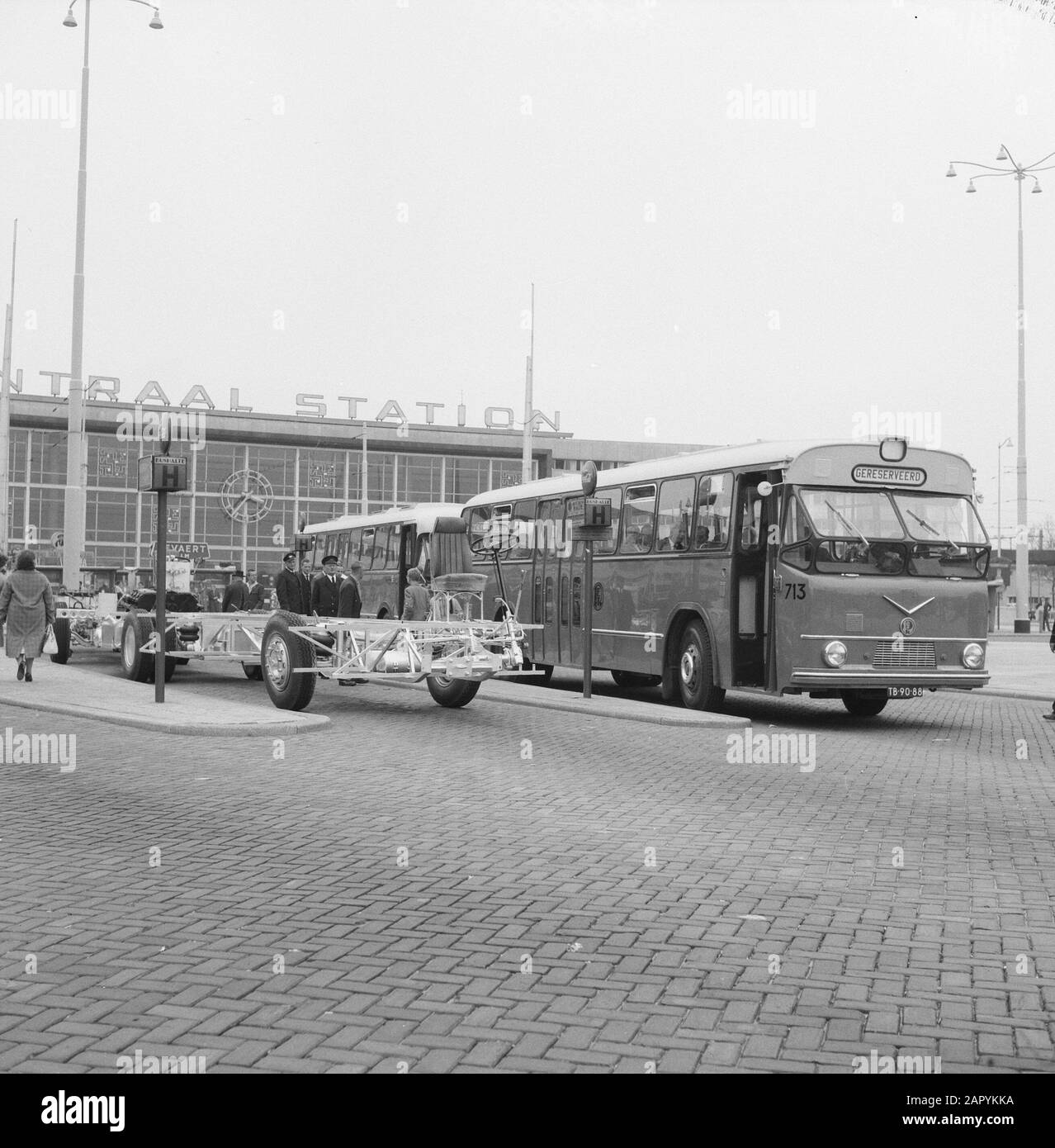 New city buses rotterdam hi-res stock photography and images - Alamy