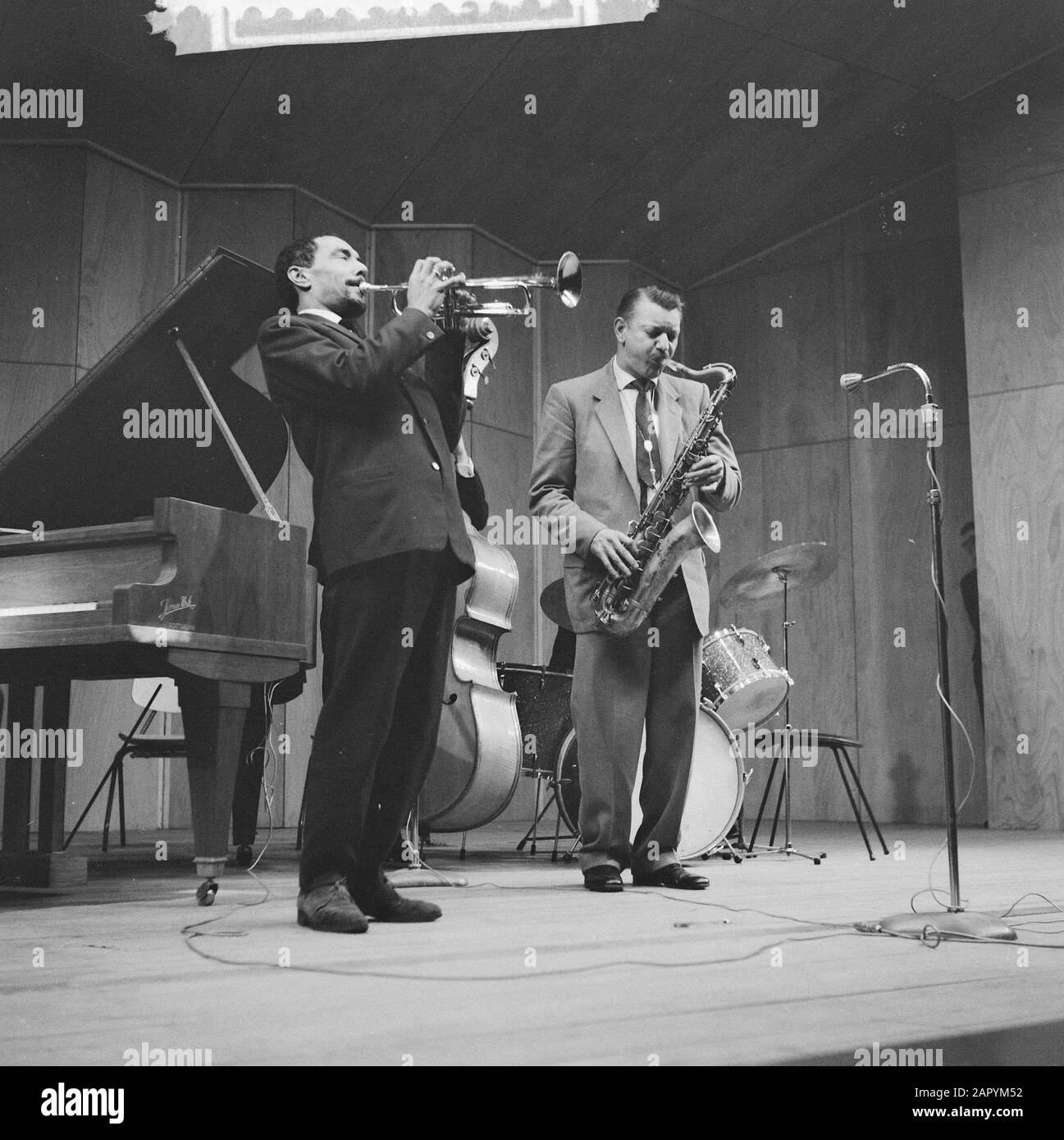 1960s jazz scene hi-res stock photography and images - Alamy