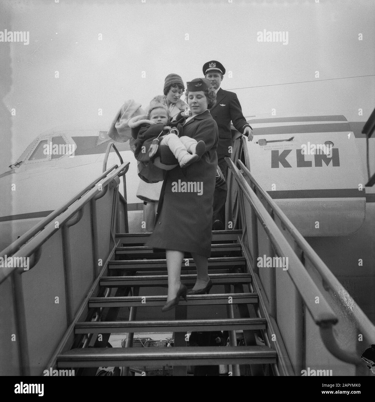 Child in airplane Black and White Stock Photos & Images - Alamy
