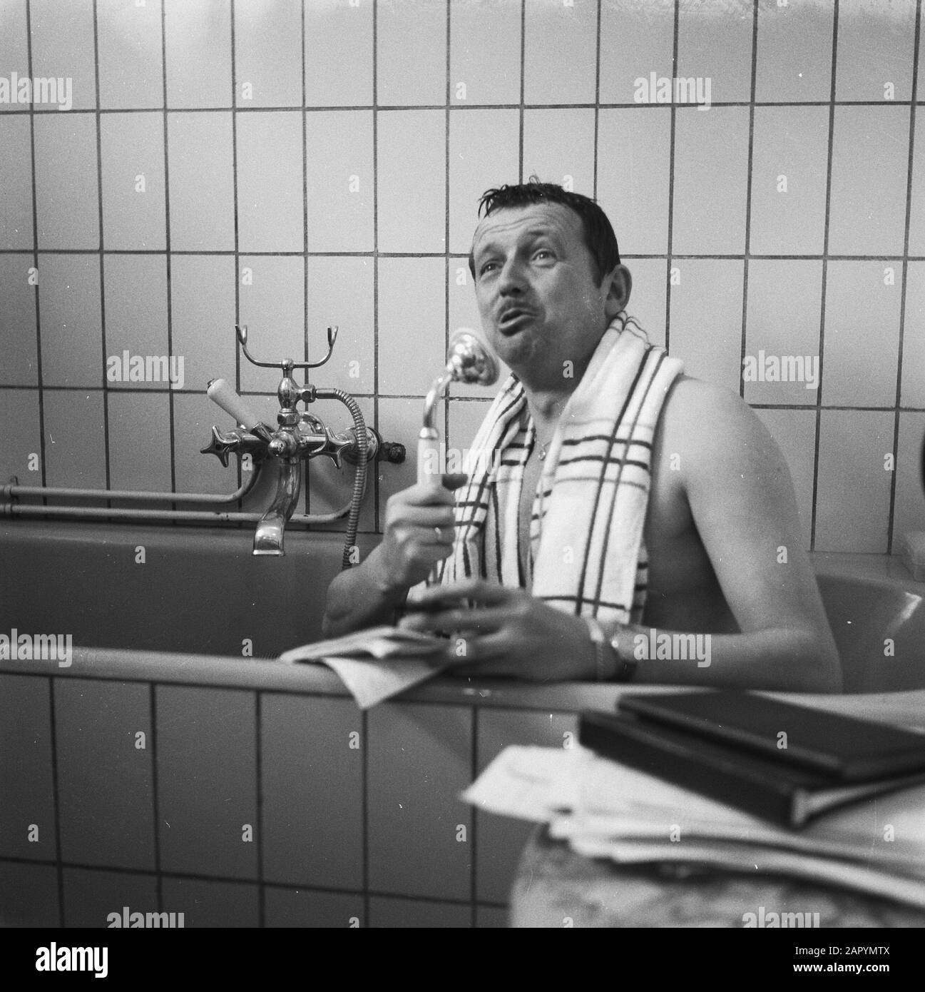 Timing hand Black and White Stock Photos & Images - Alamy