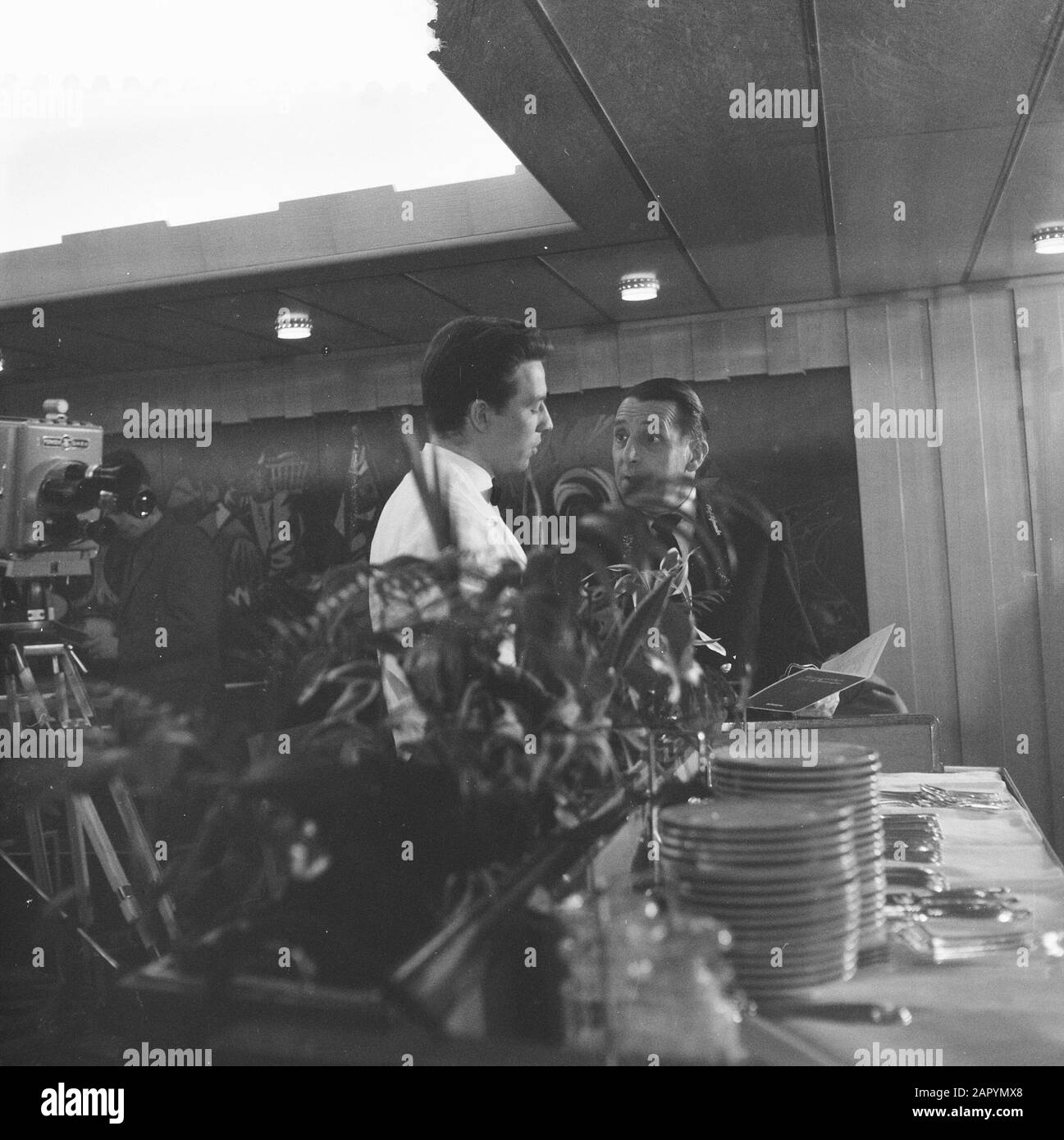 Ad 1960 television hi-res stock photography and images - Alamy