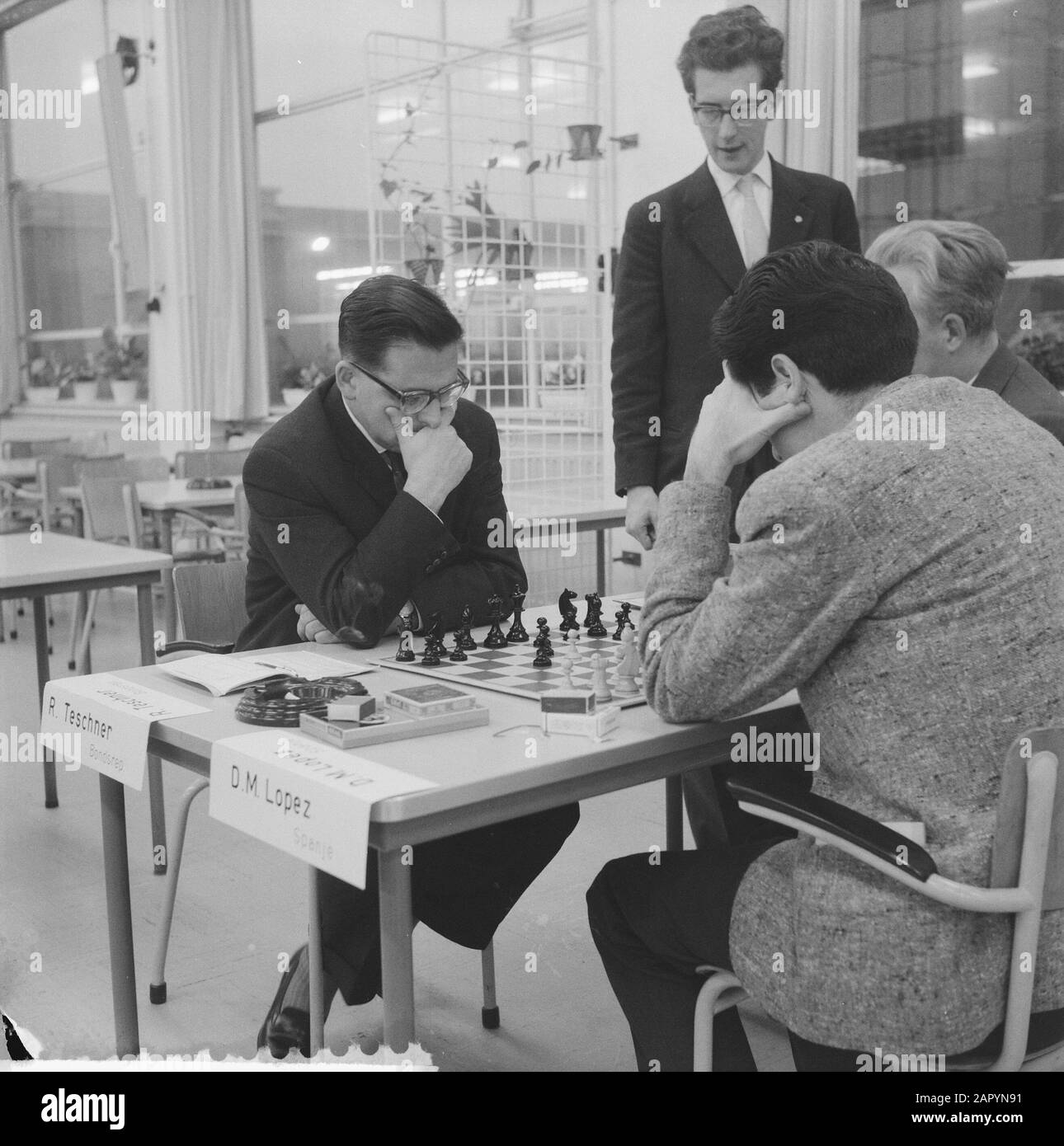 Chess lopez Black and White Stock Photos & Images - Alamy